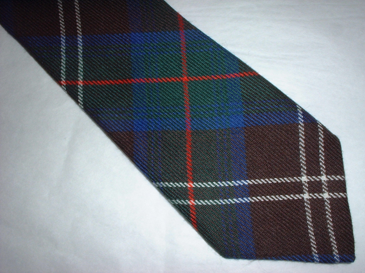 Chisholm Hunting Tie - Edinburgh Castle Scottish Imports